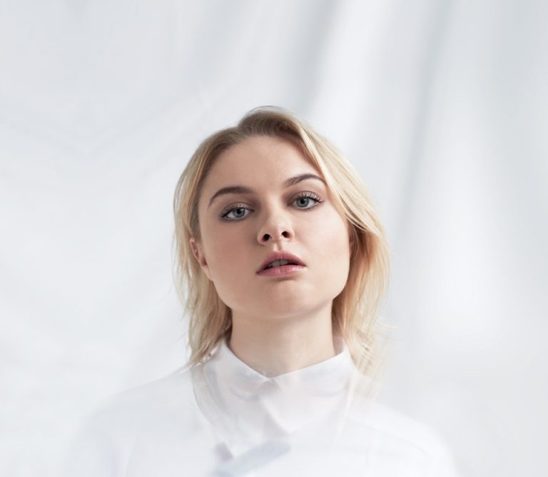 Låpsley: "32 Floors" - Música Instantânea