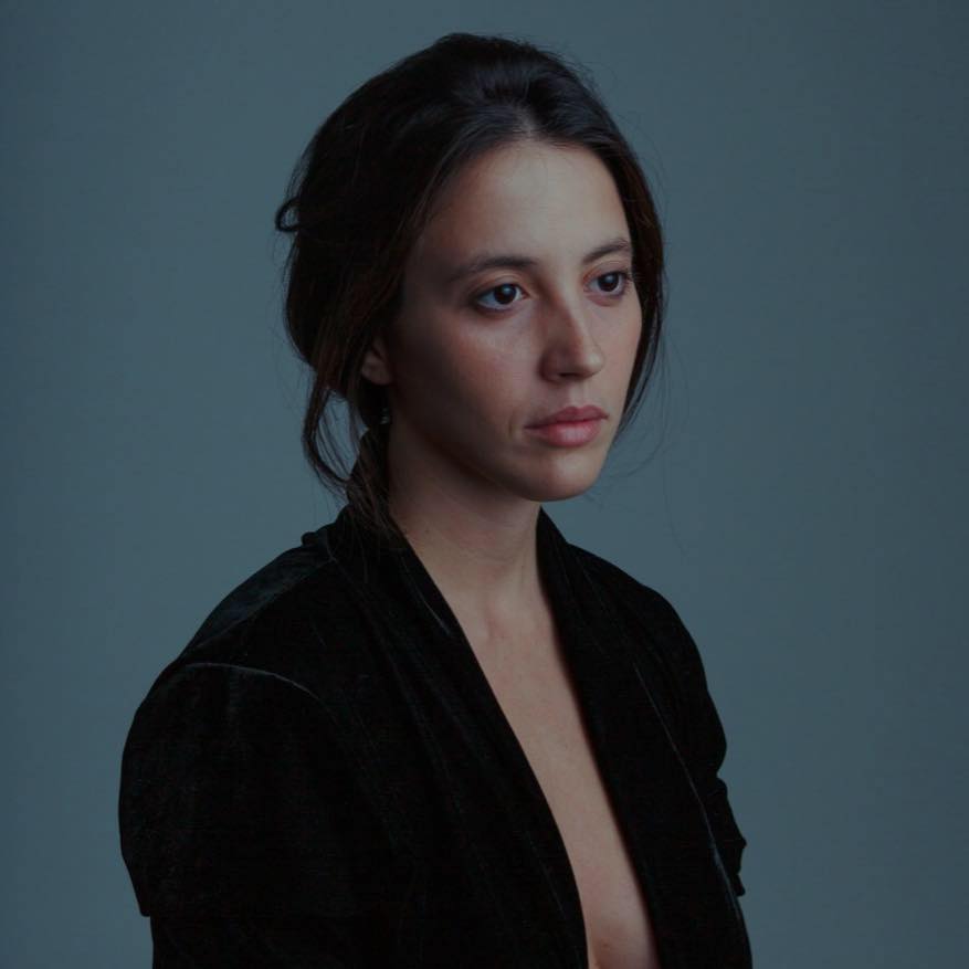 Flora: "Triângulo" (VÍDEO) - Música Instantânea