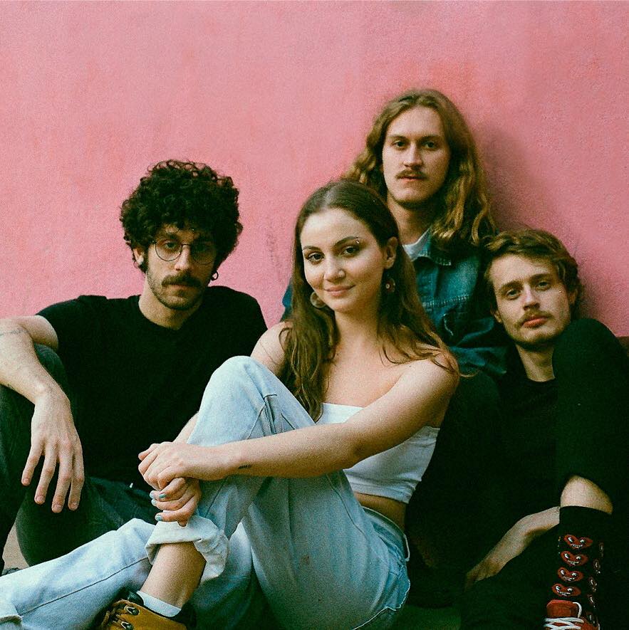 Ouça | Pluma: "Mais Do Que Eu Sei Falar" - Música Instantânea