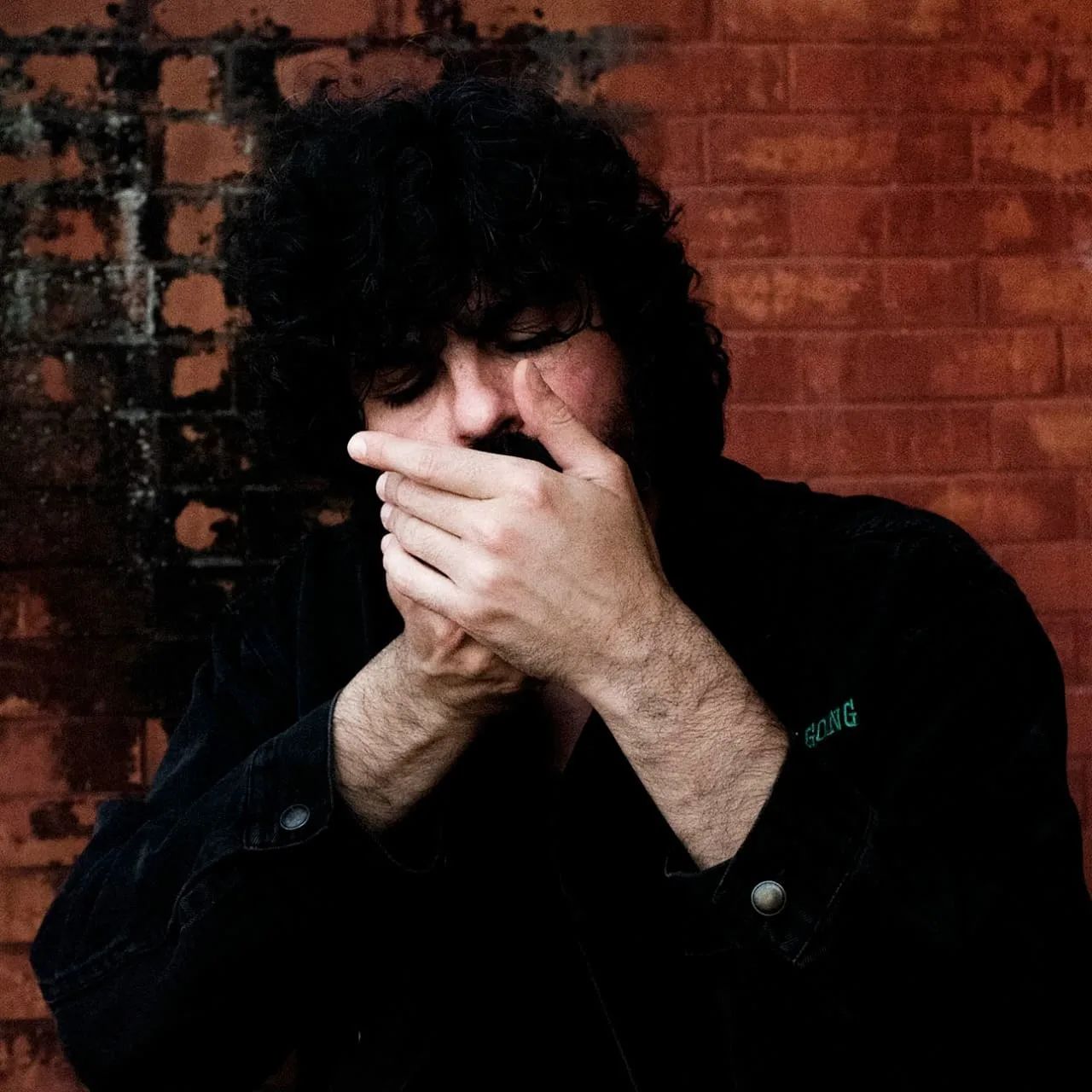 Crítica | Qinhones: “Centelha” - Música Instantânea