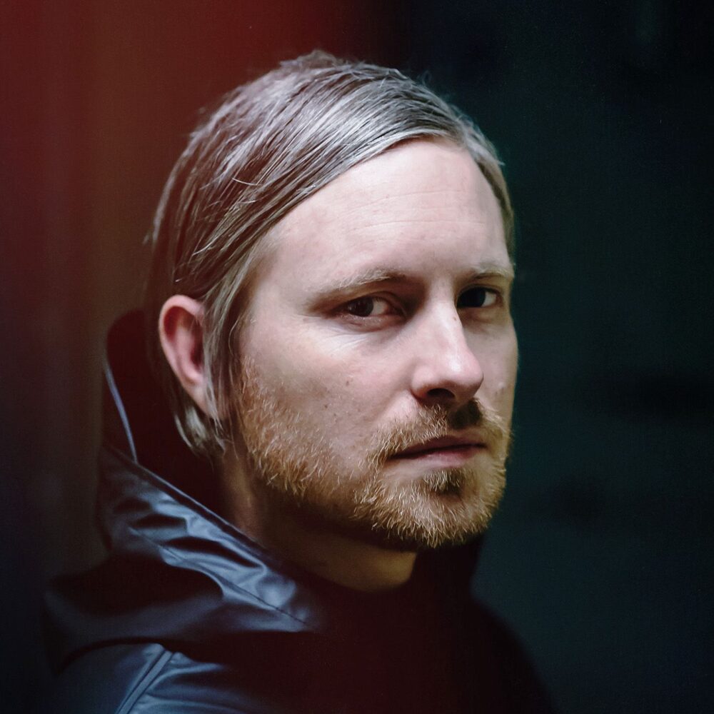 Ouça | Blanck Mass: "The Rig" - Música Instantânea