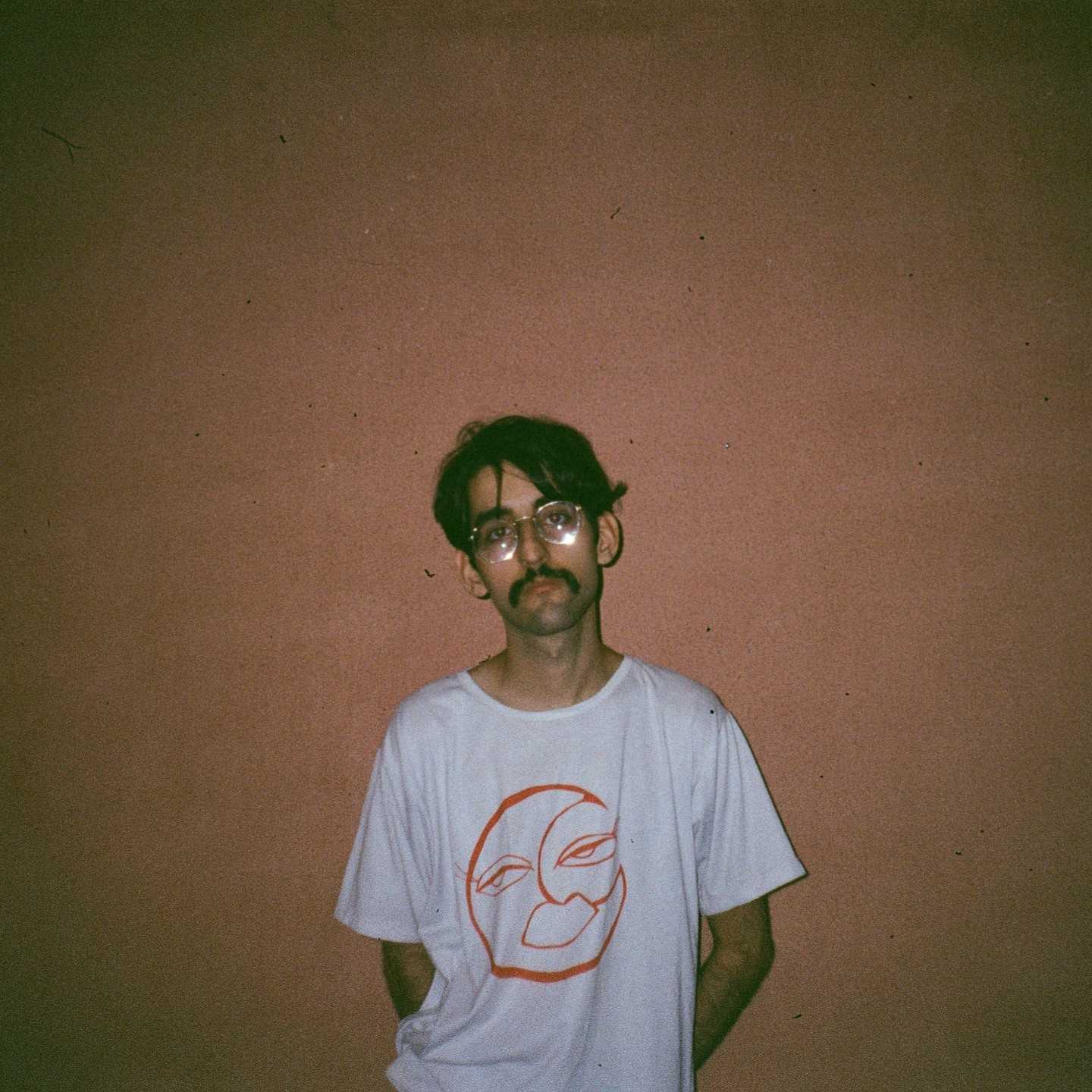 Ouça | Gabriel Campos: "12 Meses" - Música Instantânea