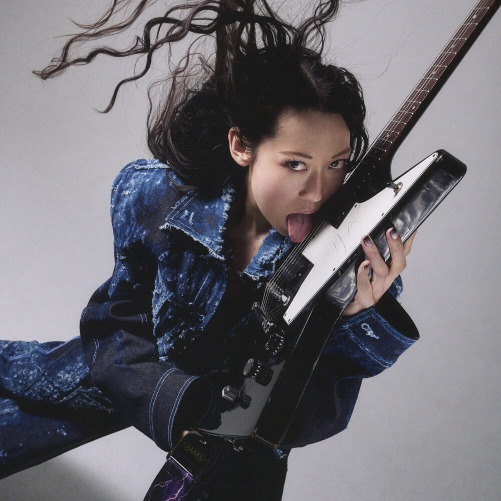 Ouça | SASAMI: "Blood on the Silver Screen" - Música Instantânea