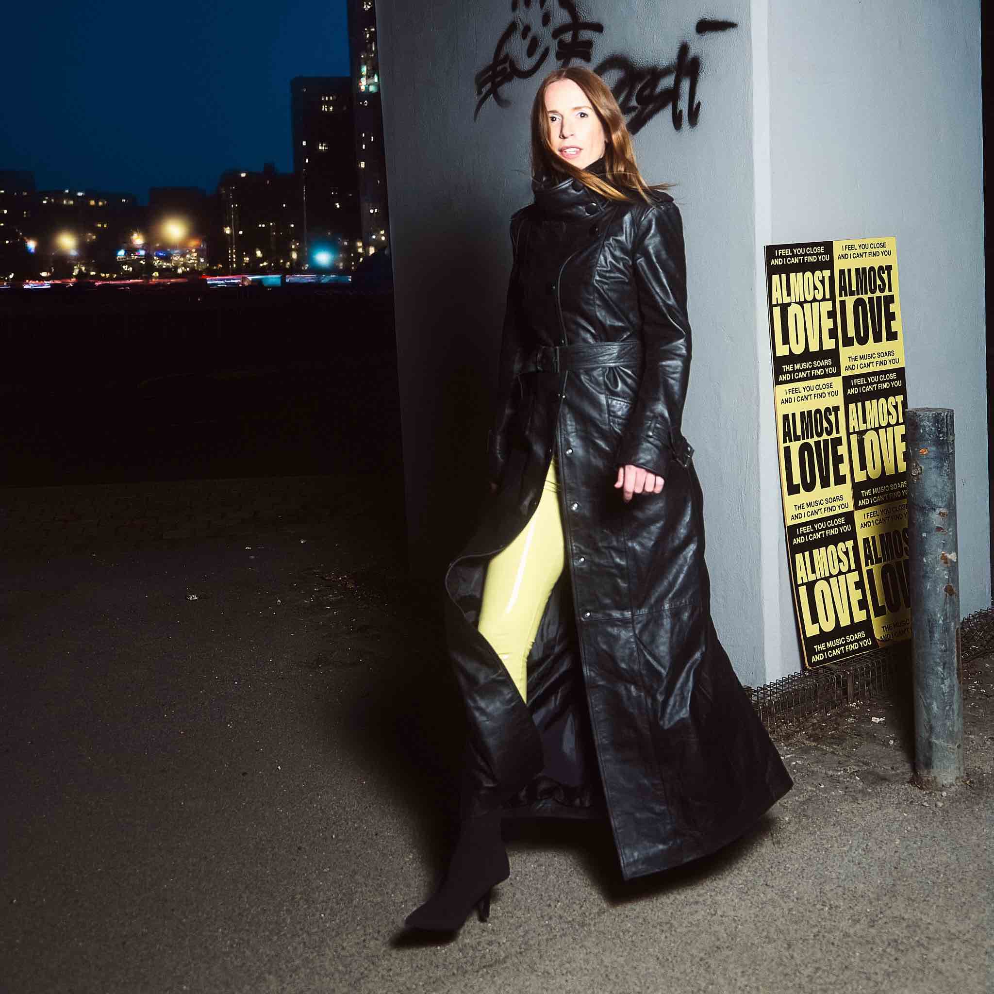 Ouça | Anna Prior: "Almost Love" - Música Instantânea