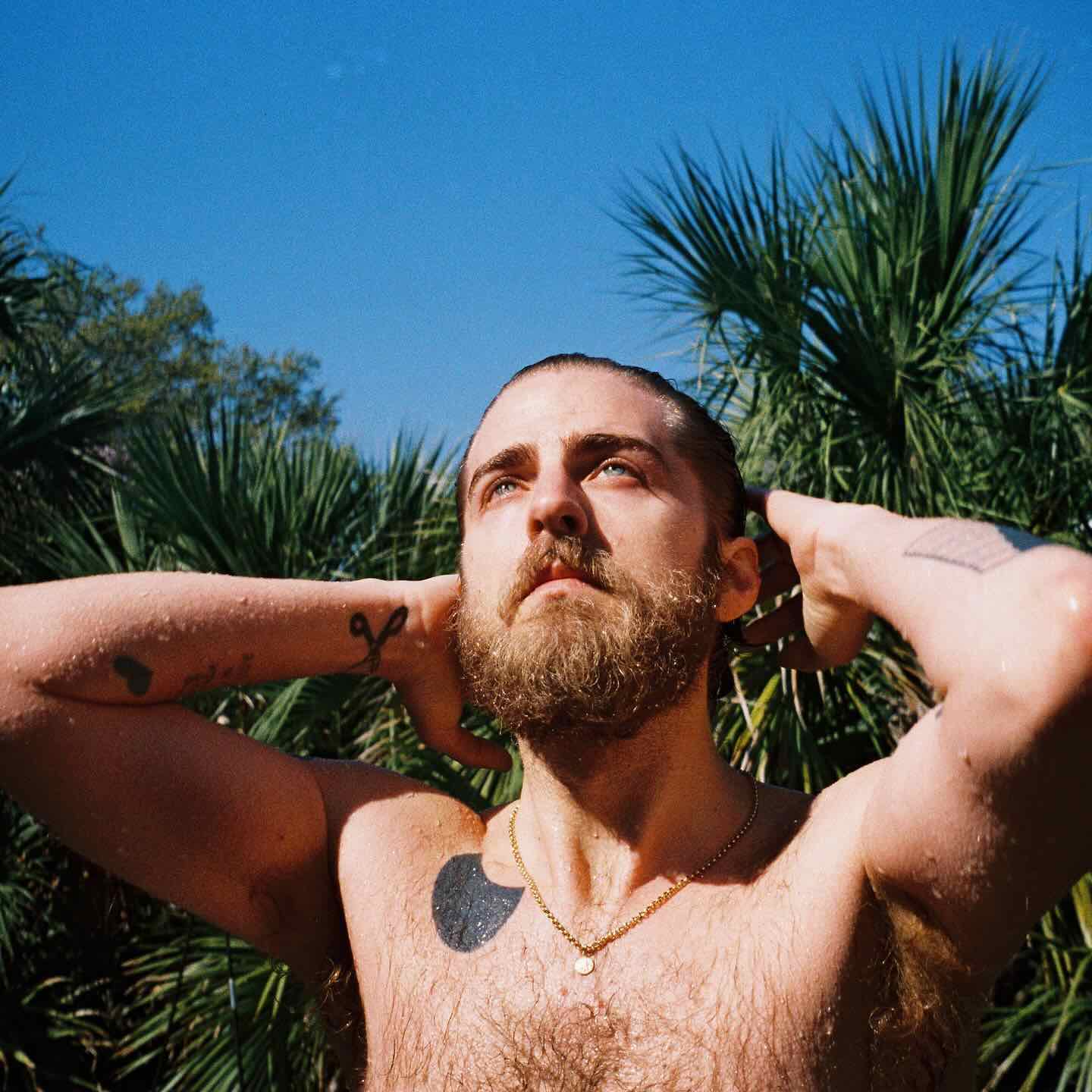 Christian Lee Hutson: "After Hours" (VÍDEO) - Música Instantânea