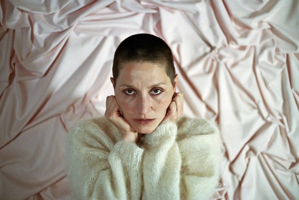 Cate Le Bon: “Always The Same” (Feat. St. Vincent) - Música Instantânea
