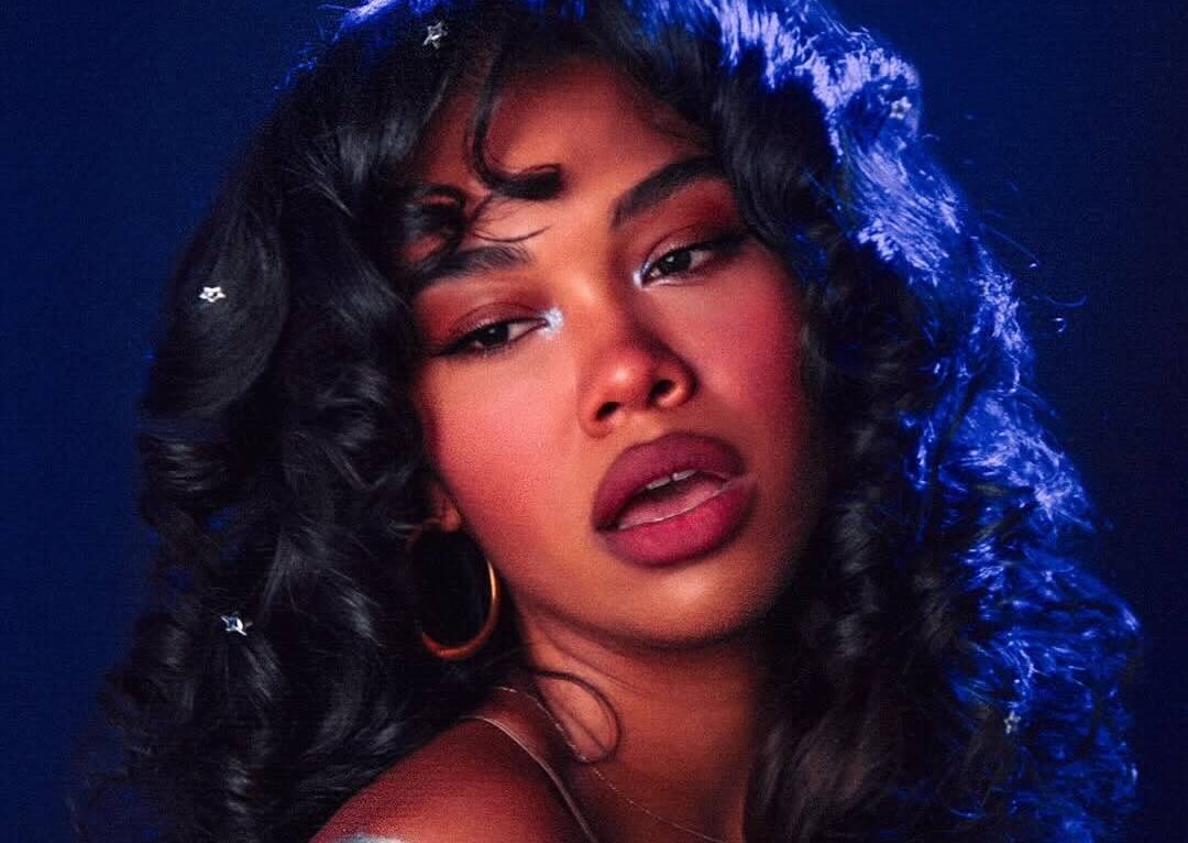 Amber Mark: "Let Me Love You" (VÍDEO) - Música Instantânea